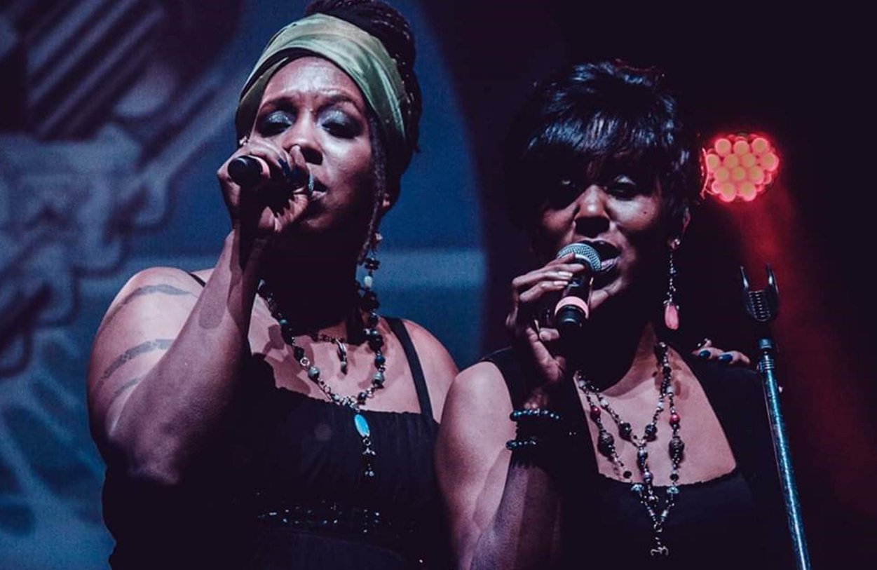 Interview with Durga and Lorelei McBroom – Proglodytes